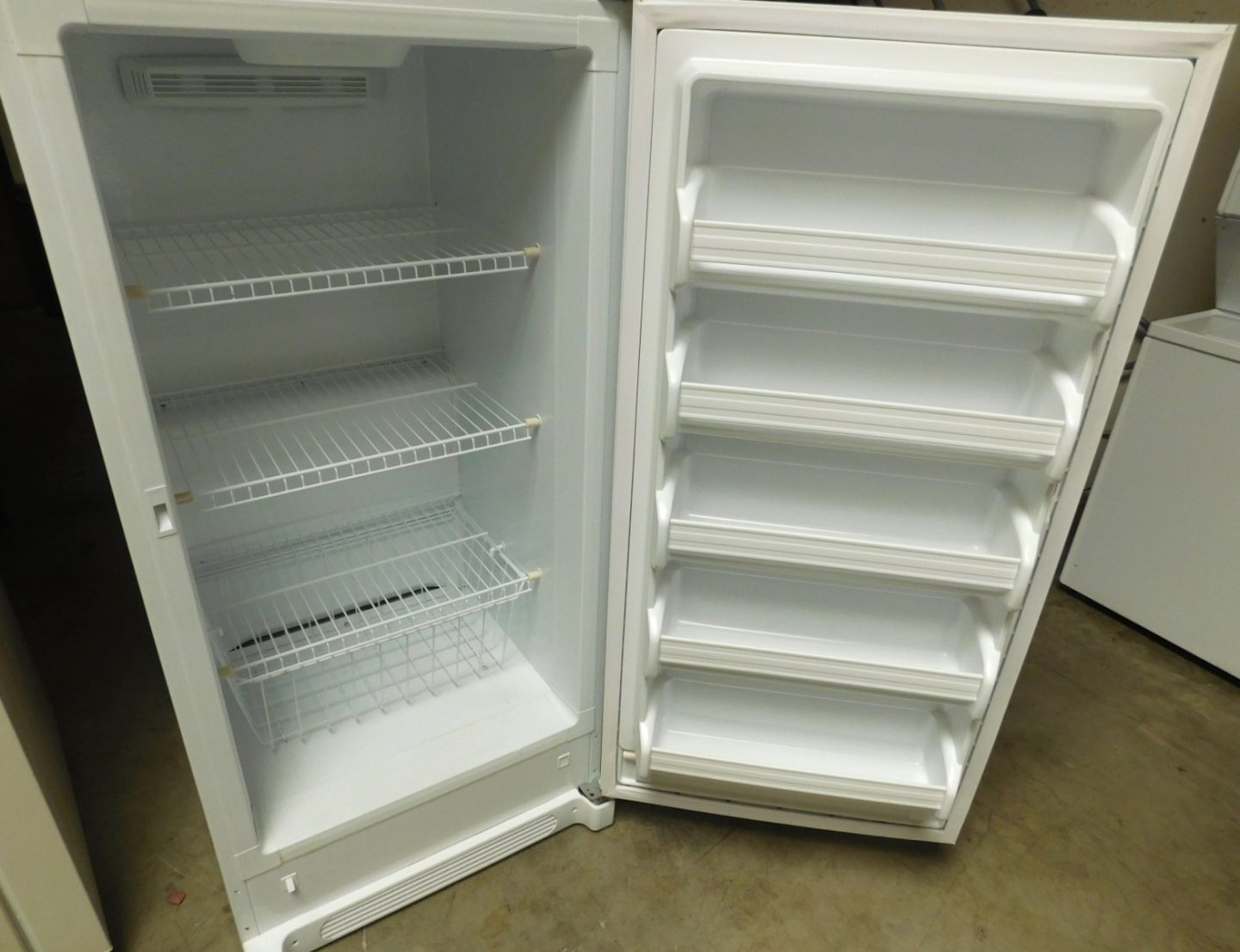 14 CU. FT. KENMORE (AUTO DEFROST) UPRIGHT FREEZER PRODUCT ID# A-313 ...